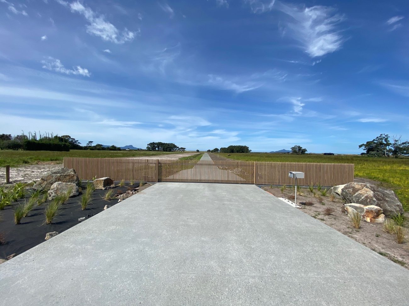 Cove Road Gates, Waipu - NMI - Northland Metal Industries